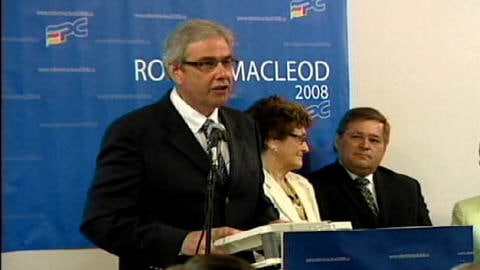 Robert MacLeod se porte candidat | Radio-Canada