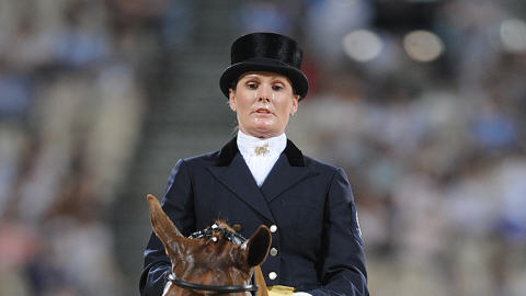 Holzer galope vers la finale | Radio-Canada