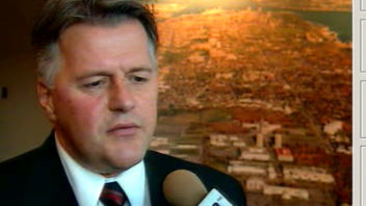 Laurent Lessard impose une date butoir | Radio-Canada