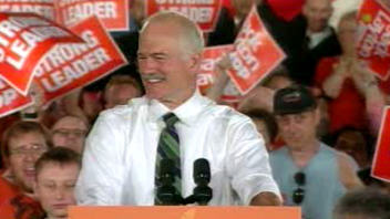 Jack Layton mis en joue | Radio-Canada