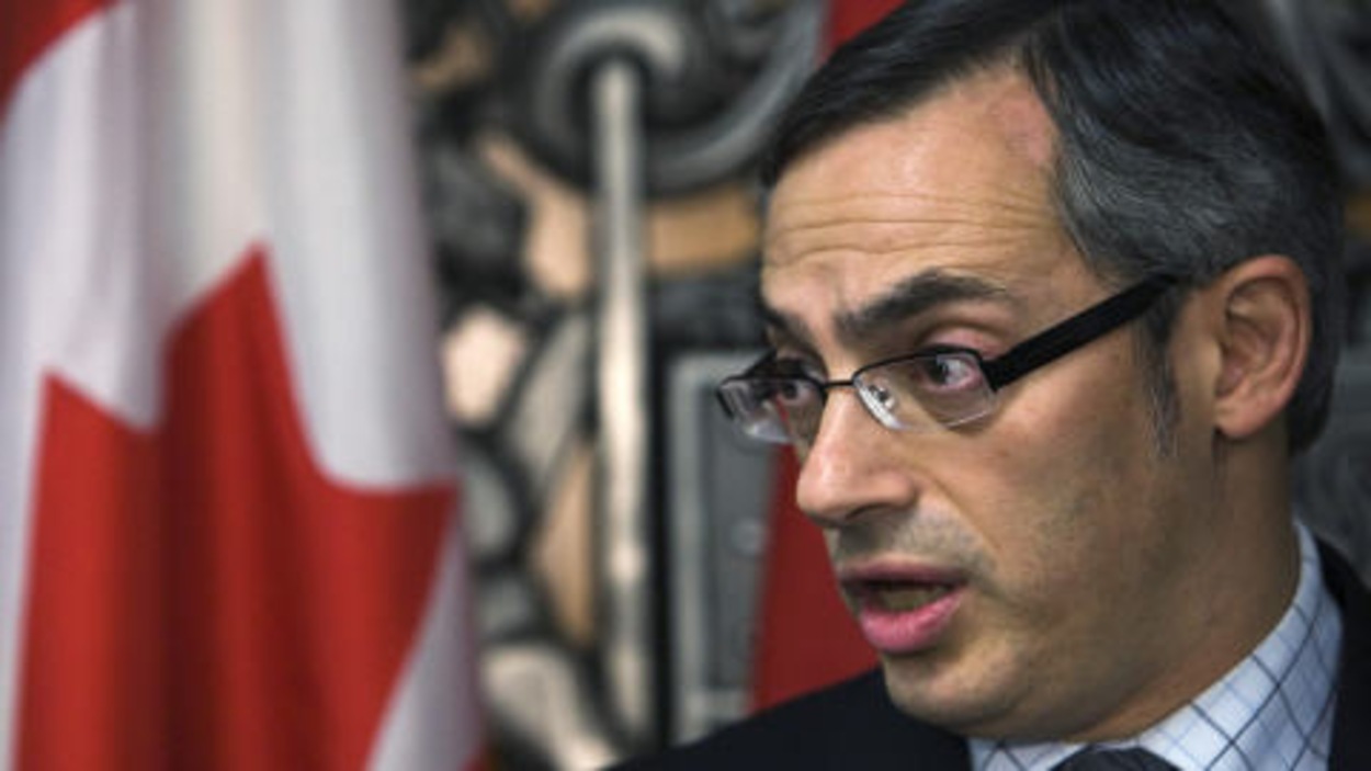 L'avertissement du ministre Clement | Radio-Canada