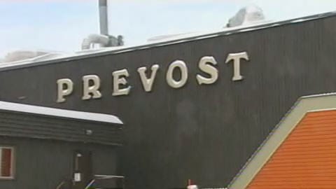 Prévost Car diminue ses effectifs | Radio-Canada