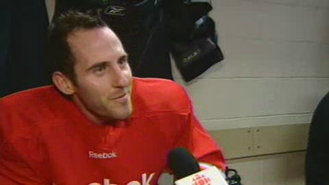 Simple Plan patine pour une bonne cause | Radio-Canada