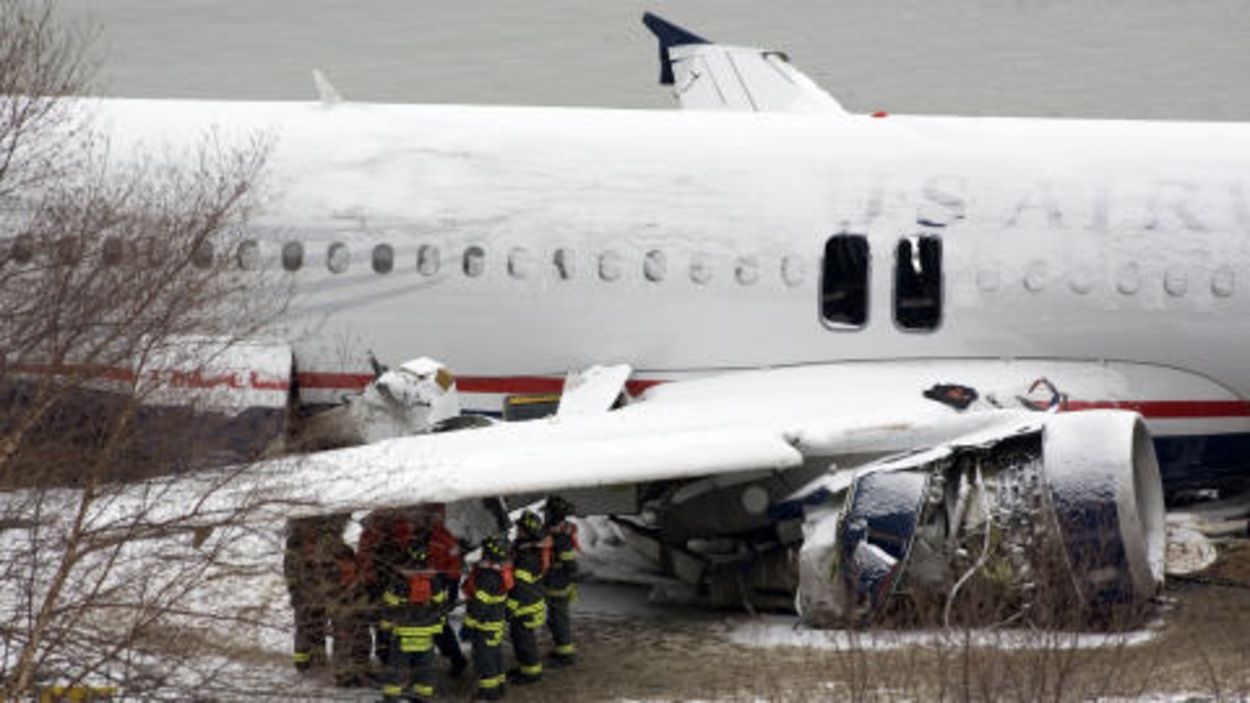 L'avion sauvé des eaux | Radio-Canada