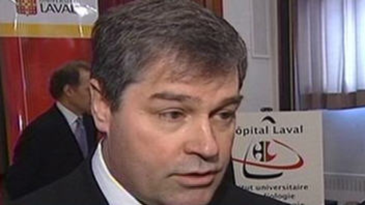 Le ministre Bolduc se rétracte | Radio-Canada.ca