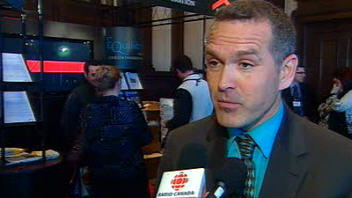 Aide réclamée pour confiance ébranlée | Radio-Canada