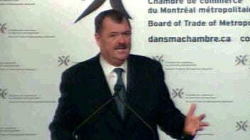 Rousseau défend sa gestion | Radio-Canada