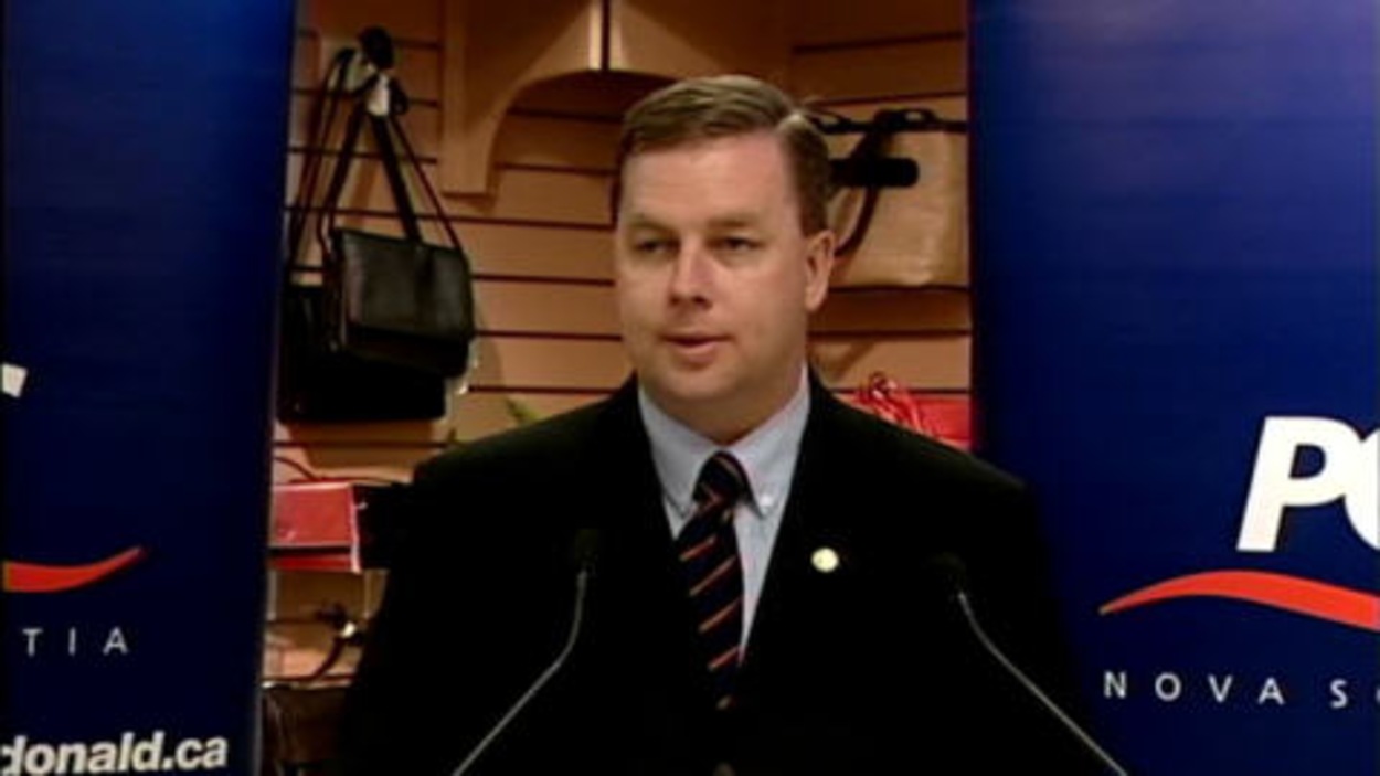 Visite éclair de Rodney MacDonald | Radio-Canada