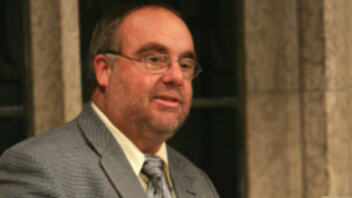 L'abolition du délai de carence réclamée | Radio-Canada