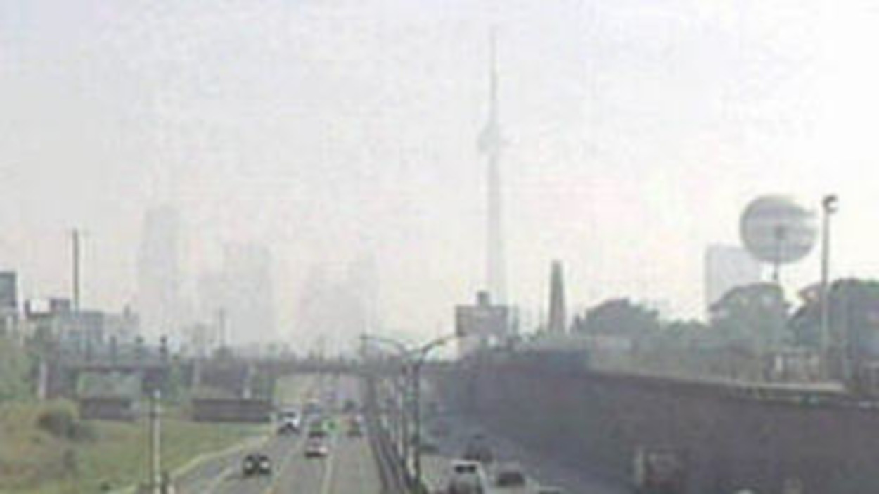 Avis de smog pour Toronto et le sud de l'Ontario | Radio-Canada