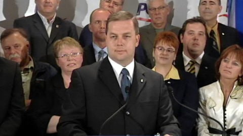 Un pas vers un couvre-feu | Radio-Canada