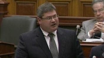 Le départ de Caplan à nouveau réclamé | Radio-Canada