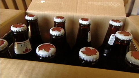 Molson Coors vend moins de bière | Radio-Canada