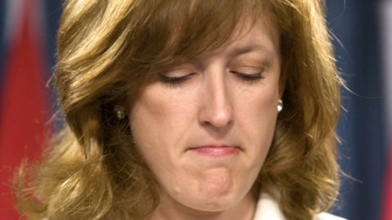 Lisa Raitt présente ses excuses | Radio-Canada