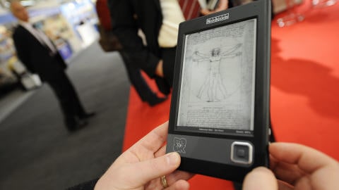 Trop tôt pour les manuels scolaires électroniques | Radio-Canada