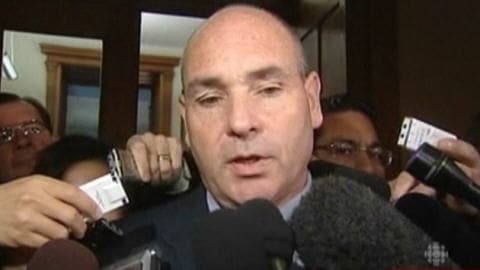 Smitherman démissionne | Radio-Canada