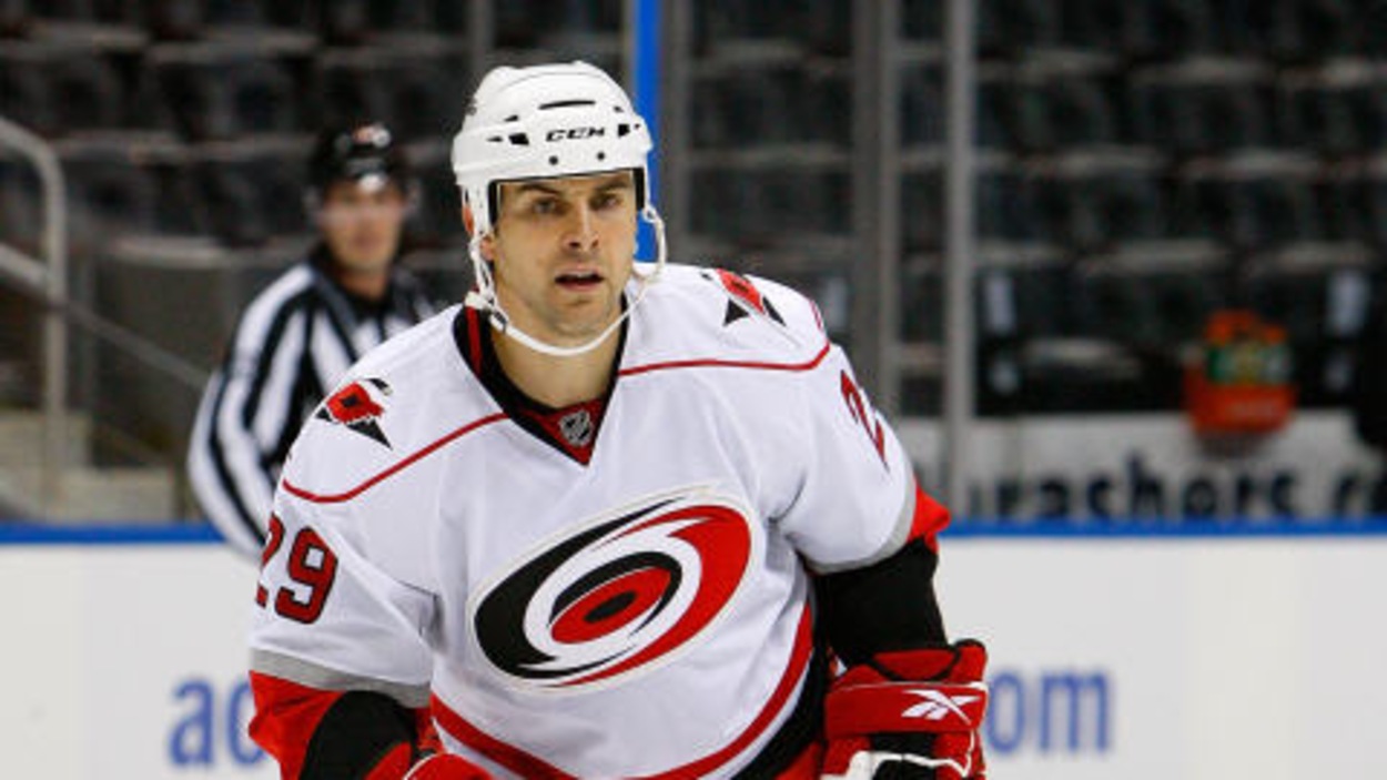 Kostopoulos à Calgary | Radio-Canada