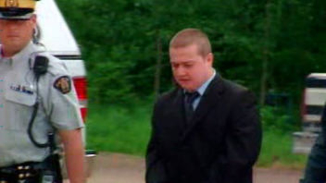 Bulatci avoue avoir tué un policier | Radio-Canada