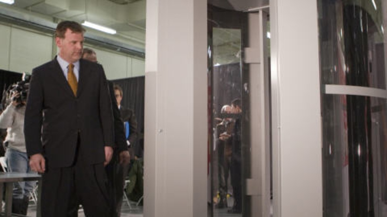 Ottawa étudie le plan américain | Radio-Canada