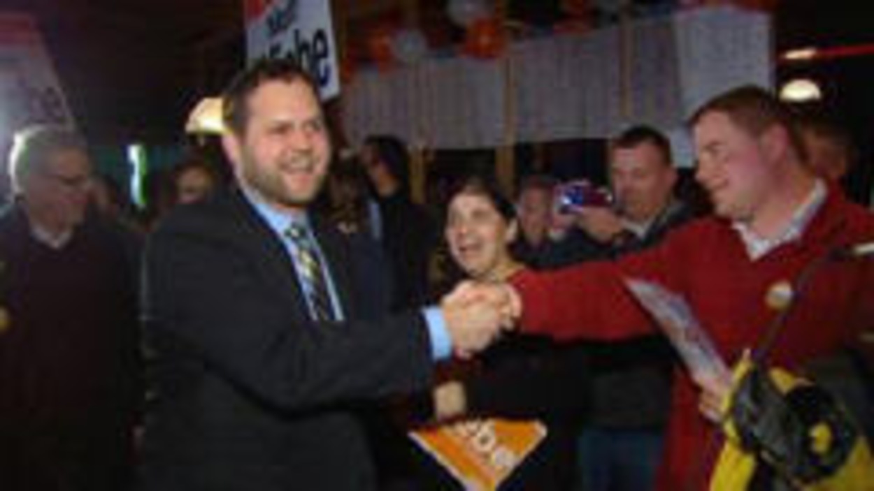 Victoire du néo-démocrate Matt Wiebe | Radio-Canada