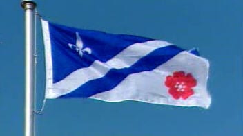 Le drapeau franco-albertain à l'honneur | Radio-Canada