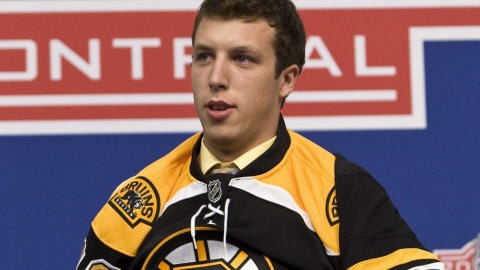 Jordan Caron sous contrat | Radio-Canada