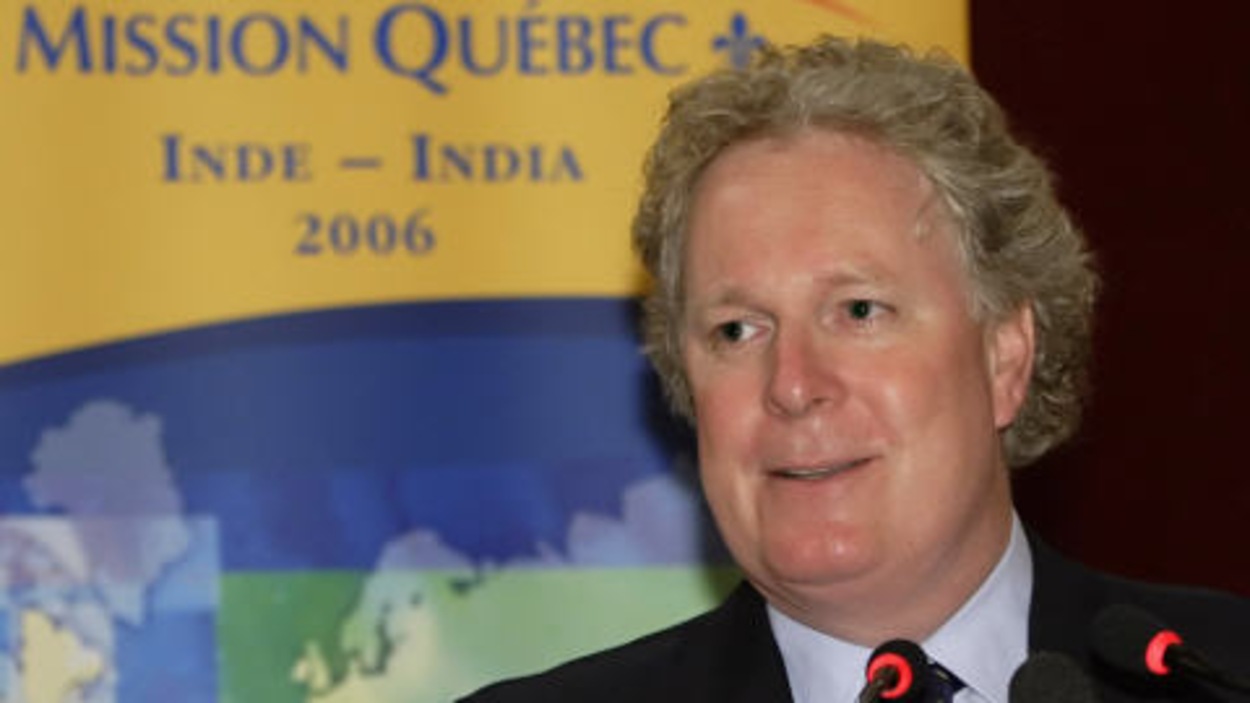 Charest défend ses voyages | Radio-Canada