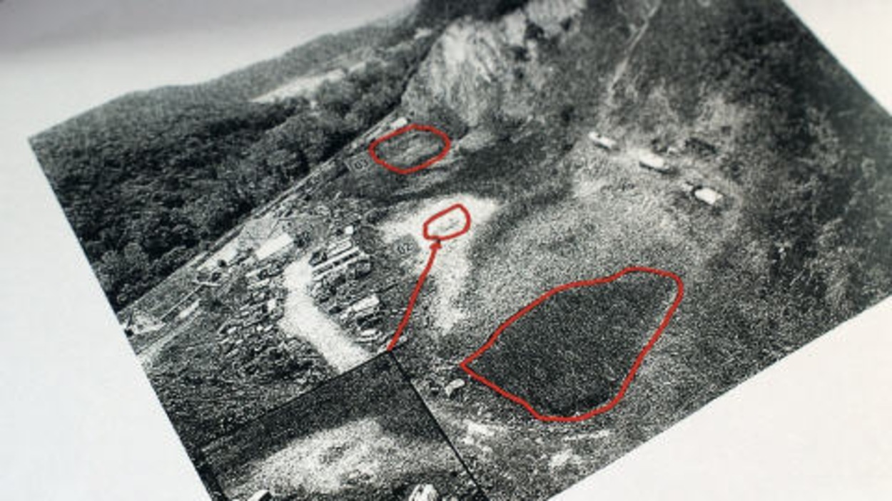 Un important charnier découvert | Radio-Canada