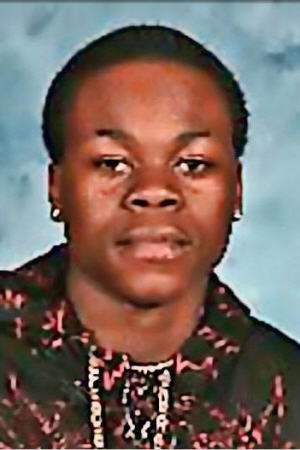 Un suspect recherché | Radio-Canada