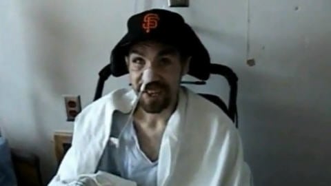 L'homme de 26 ans prend du mieux | Radio-Canada