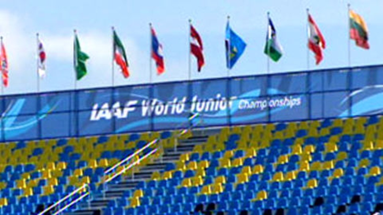 Moncton accueille le monde junior | Radio-Canada