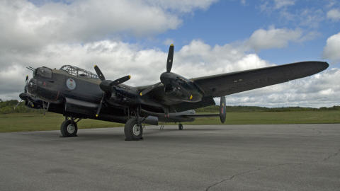 Un Lancaster se pose à Winnipeg | Radio-Canada