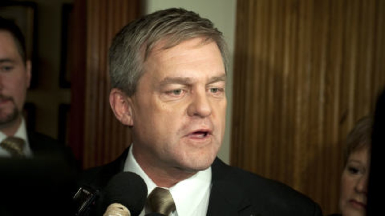 David Alward présente son équipe | Radio-Canada