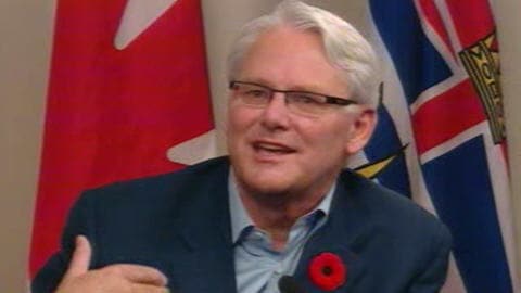 Gordon Campbell explique son départ | Radio-Canada