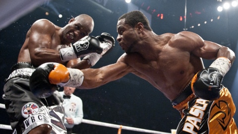 Pascal-Hopkins : combat de l'année | Radio-Canada