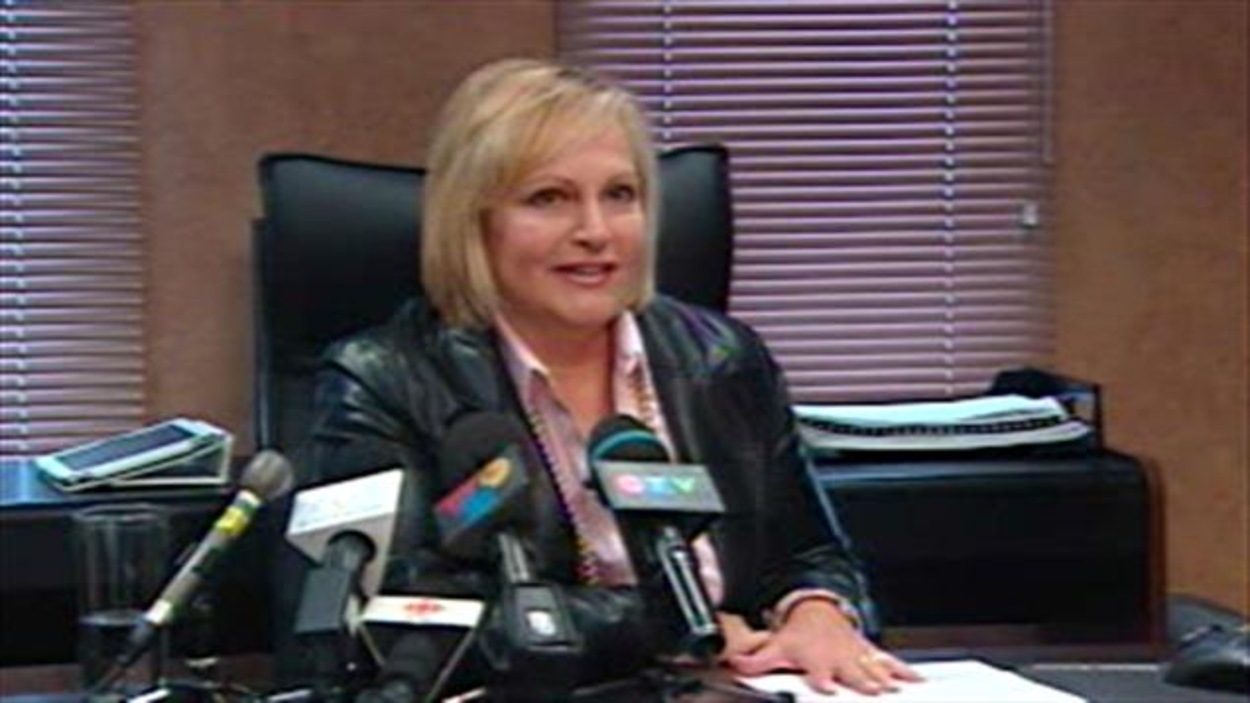 La mairesse Cordato reprend son poste | Radio-Canada