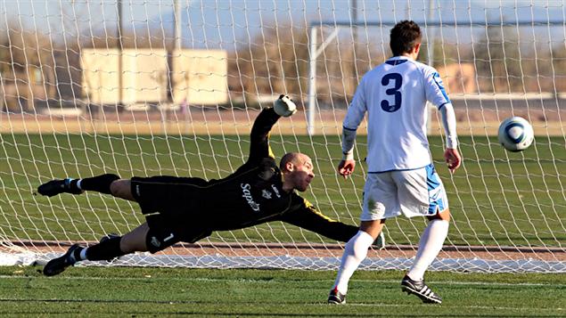 Un revers pour commencer | Radio-Canada