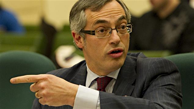 Tony Clement pourrait abolir des programmes fédéraux | Radio-Canada