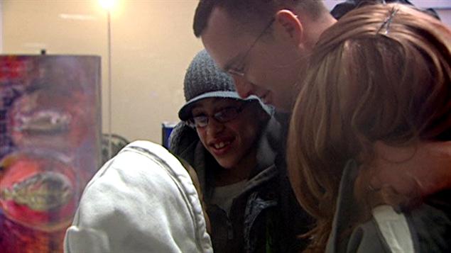 Glen Sutherland retrouve les siens | Radio-Canada