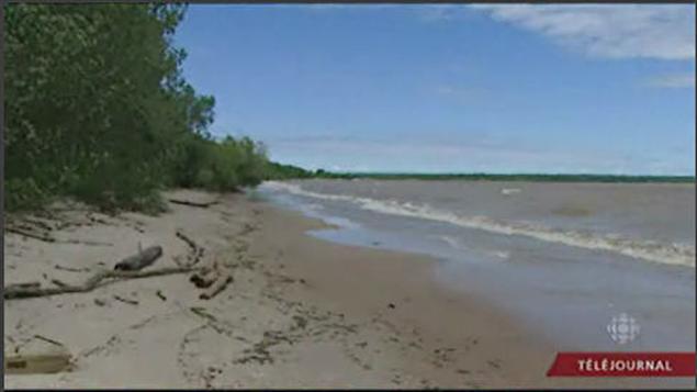 La construction d'un mur à Victoria Beach est interrompue | Radio-Canada