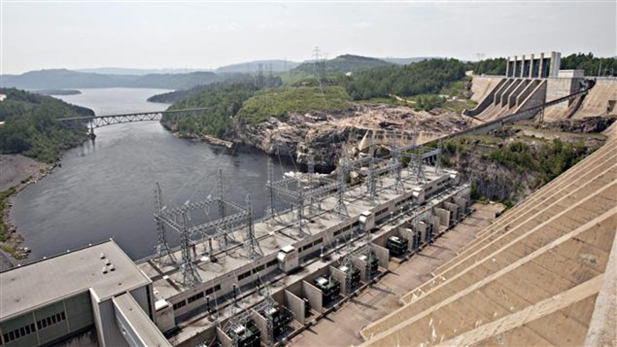 Manic-2 célèbre ses 50 ans | Radio-Canada.ca