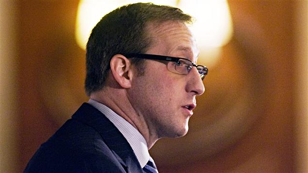 Peter MacKay ouvre la porte à une révision des procédures de recherche ...