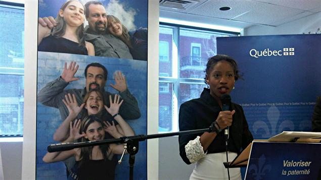 Québec veut valoriser l'engagement paternel | Radio-Canada