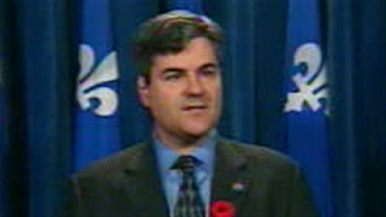 Éric Caire critique le ministre Lessard | Radio-Canada