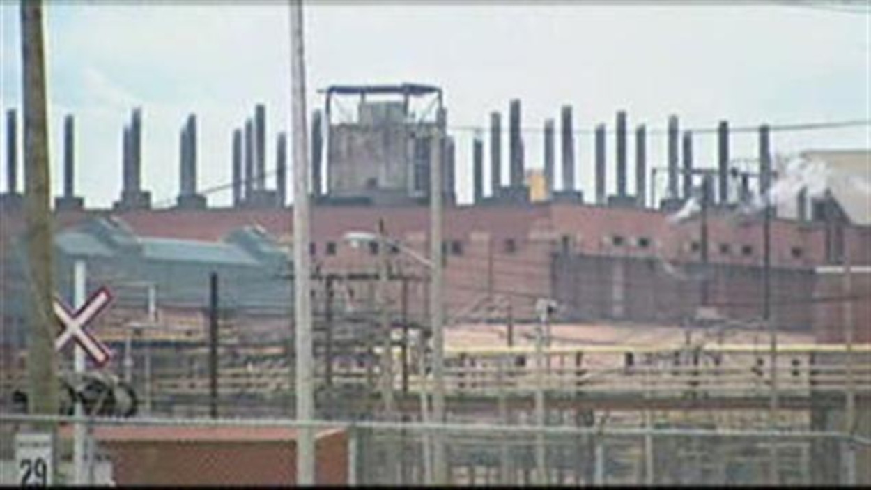 Déversement d'alumine fluorée à l'usine Arvida de Rio Tinto Alcan ...