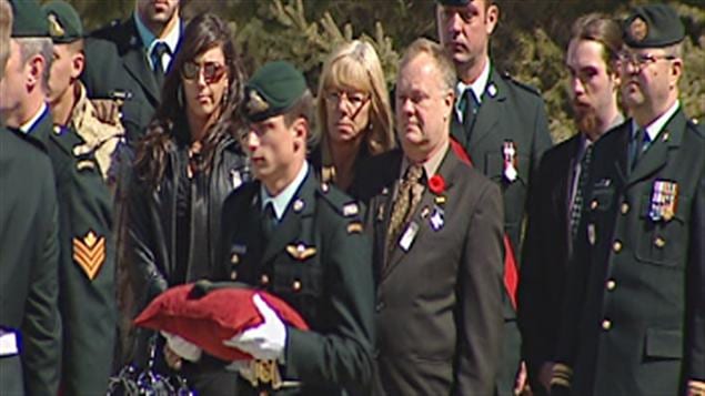 Les obsèques de Yannick Scherrer célébrées à Valcartier | Radio-Canada