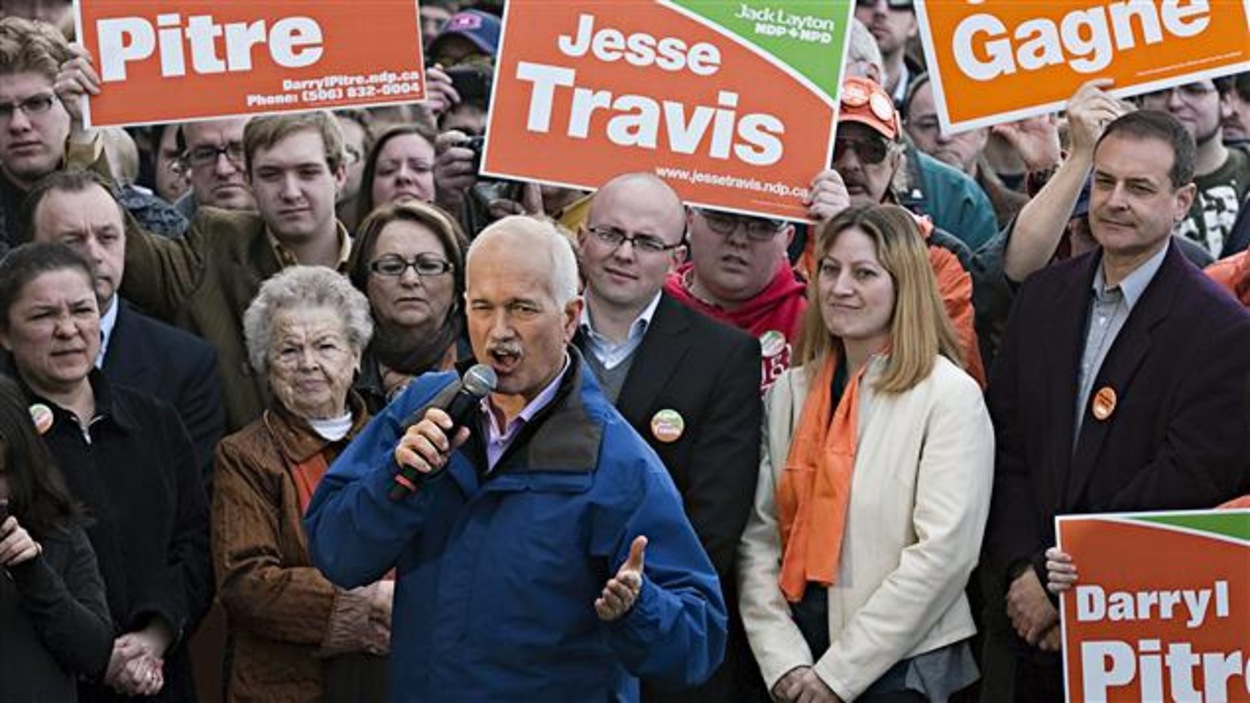 Jack Layton lance un appel au changement | Radio-Canada