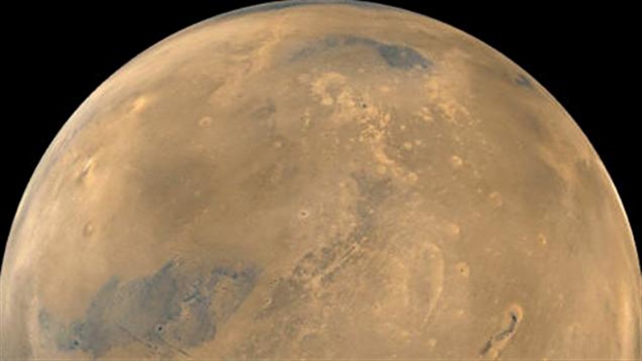 Le sol de Mars contient 2 % d'eau | Radio-Canada