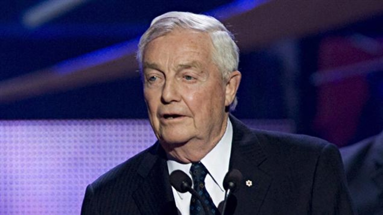 L'ancien PM Lougheed presse l'Alberta à investir dans son fonds du ...