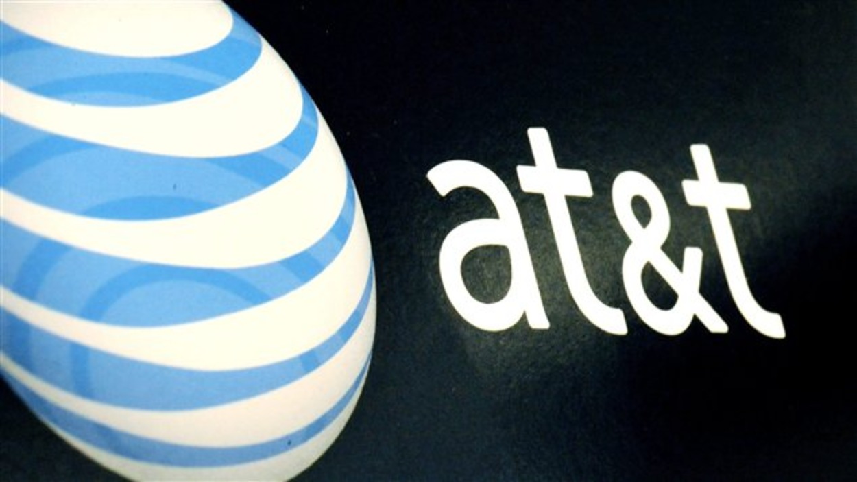 AT&T vend son activité d'annuaires Yellow Pages | Radio-Canada